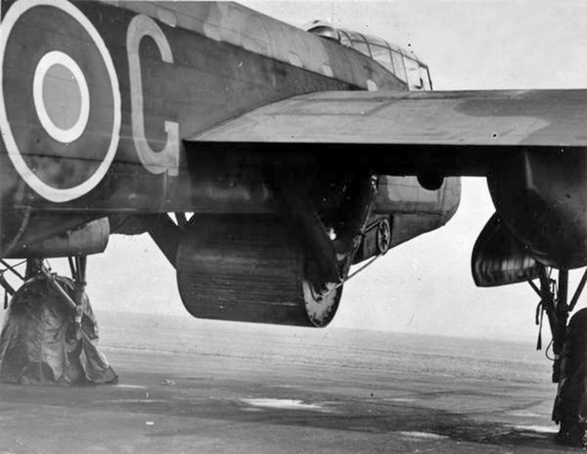 Behind the Design: Engineering Marvels of the Avro Lancaster – AVI-8 ...
